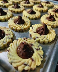 Different Types of Crackers: Delicious Varieties and Their Origins